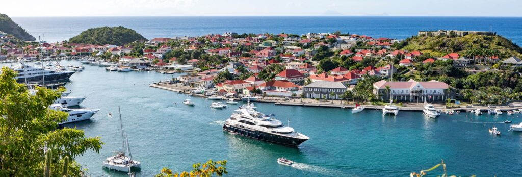 Découvrez la magnifique ville de Gustavia à St Barts